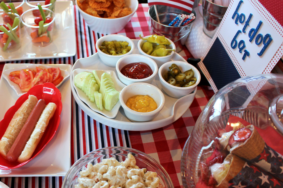 4th of July Hot Dog Bar paintedposies.com